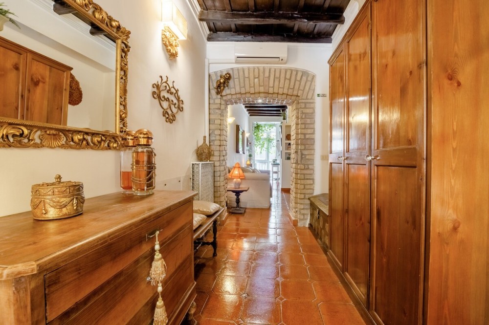 Revealing 10 of the top 1% homes around the world